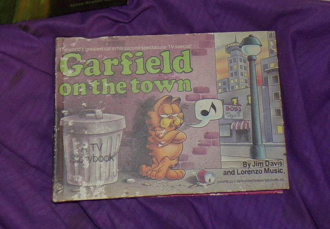 Vintage 1983 Garfield on the Town Hardback Book - Etsy