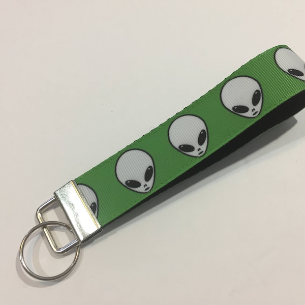 Alien Keychain - Etsy