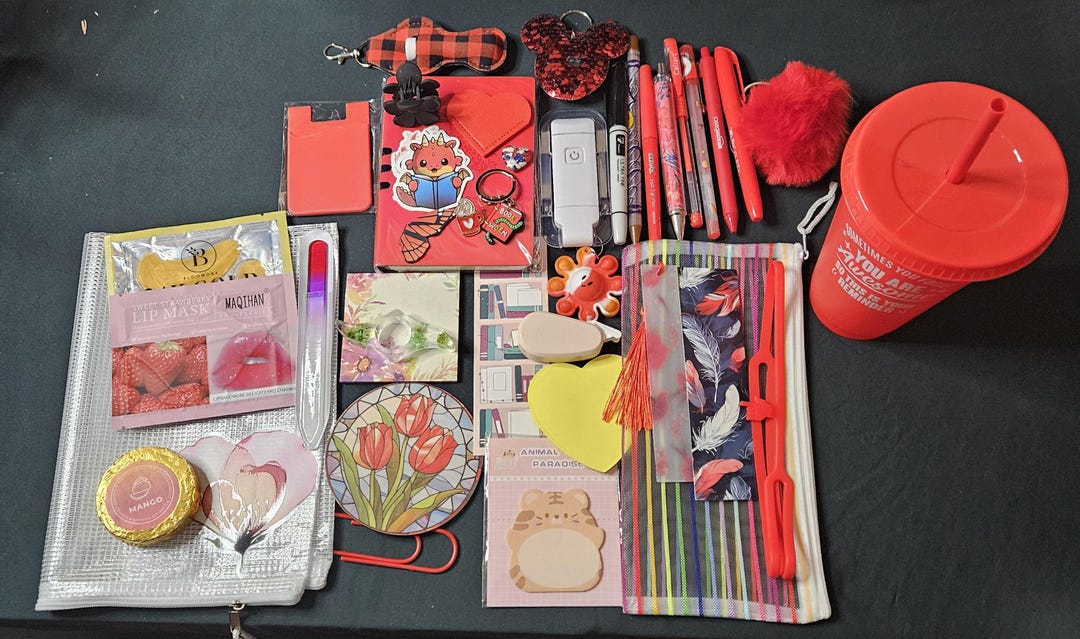 30 PICK MYSTERY BUNDLE W/ Free Journal - Etsy