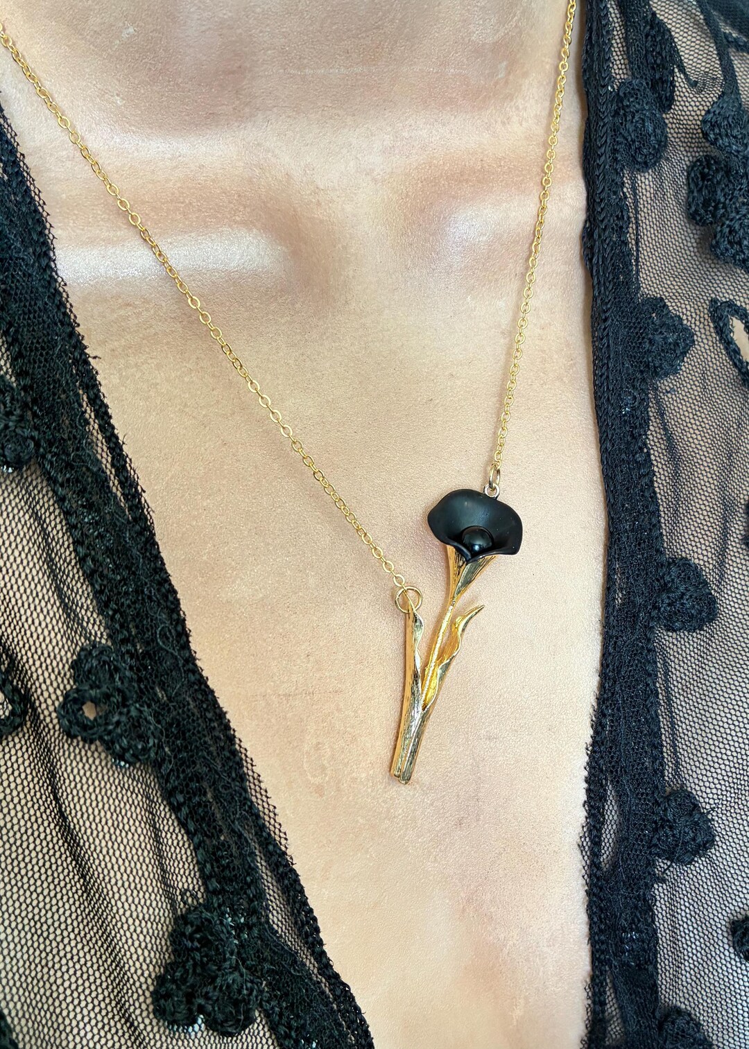 Black Calla Lily Necklace – Gothic Flower Pendant – Onyx Lily Jewelry ...