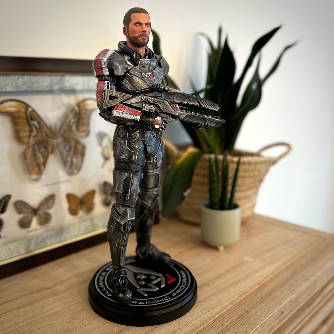 Commander Shepard Mass Effect Figure - Statue REAL PHOTO No AI - Etsy