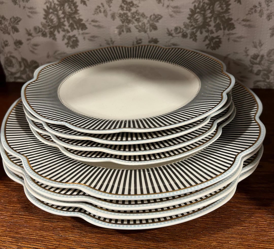 Vintage Grace's Teaware Black White and Blue Dinner Plates and Salad ...