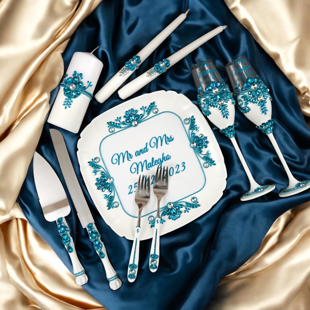 Personalized Wedding Set With Champagne Flutes and Plate, Elegant Cake ...