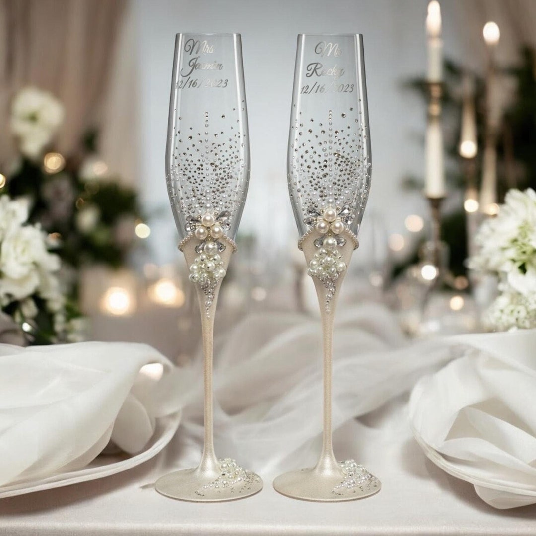 Bride and Groom Wedding Champagne Flutes, Elegant Wedding Toast Glasses ...