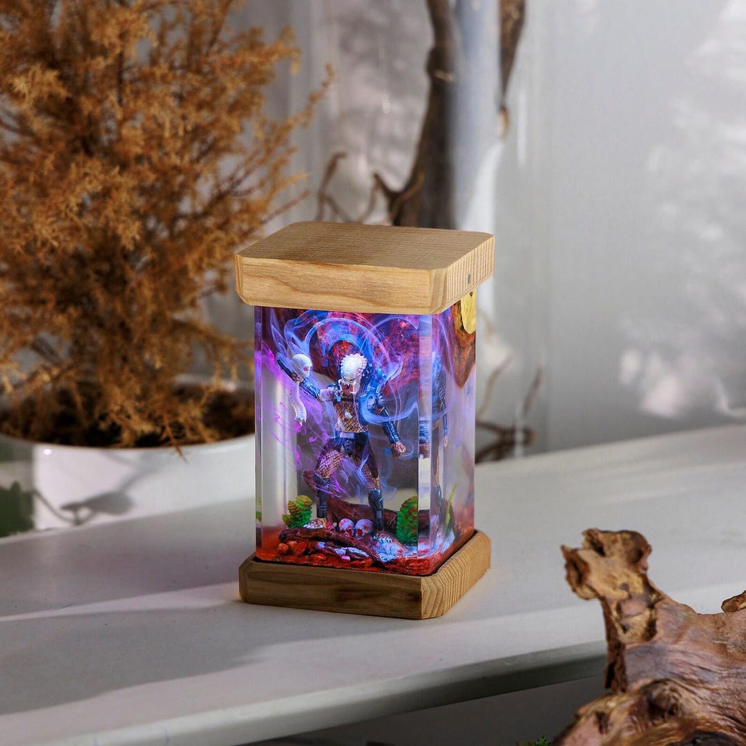 Pr.ed/at.or Spa.ce Monster Lamp,resin Night Light, Resin Wood Art Lamp ...