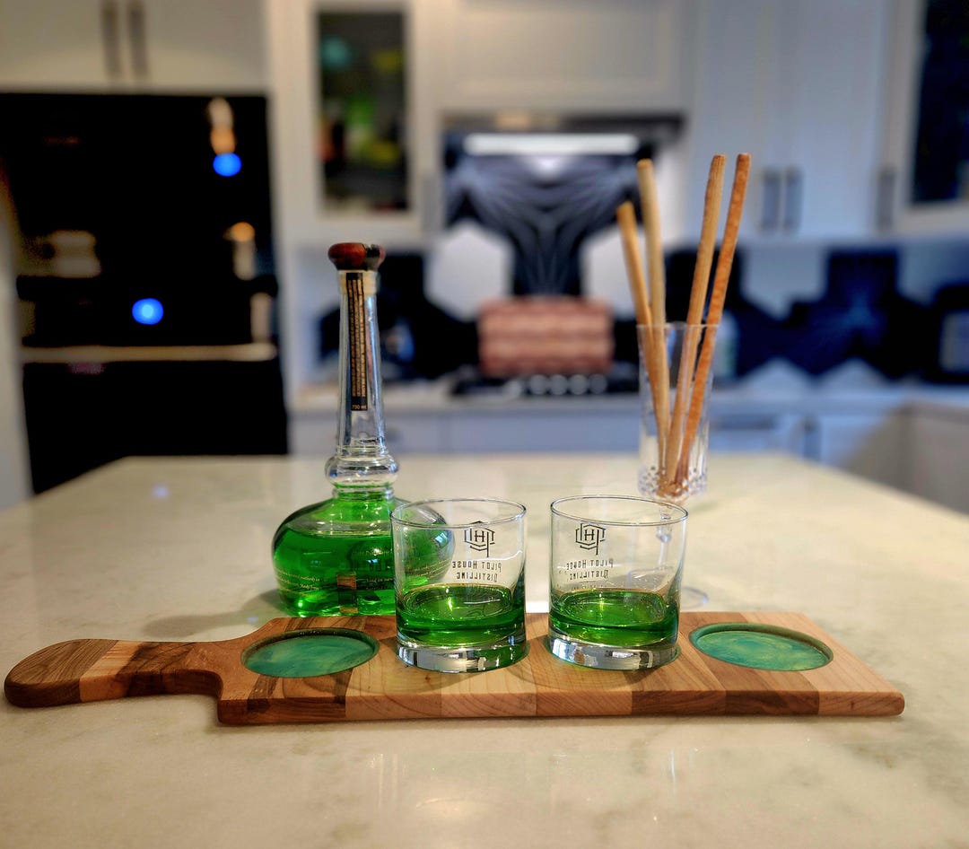 Charcuterie Board Epoxy, Reversible Flight Board Charcuterie Board for ...