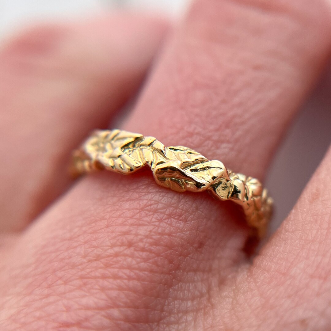Laurel Leaf Wedding Band: Handmade Recycled Gold Vine Ring - Etsy