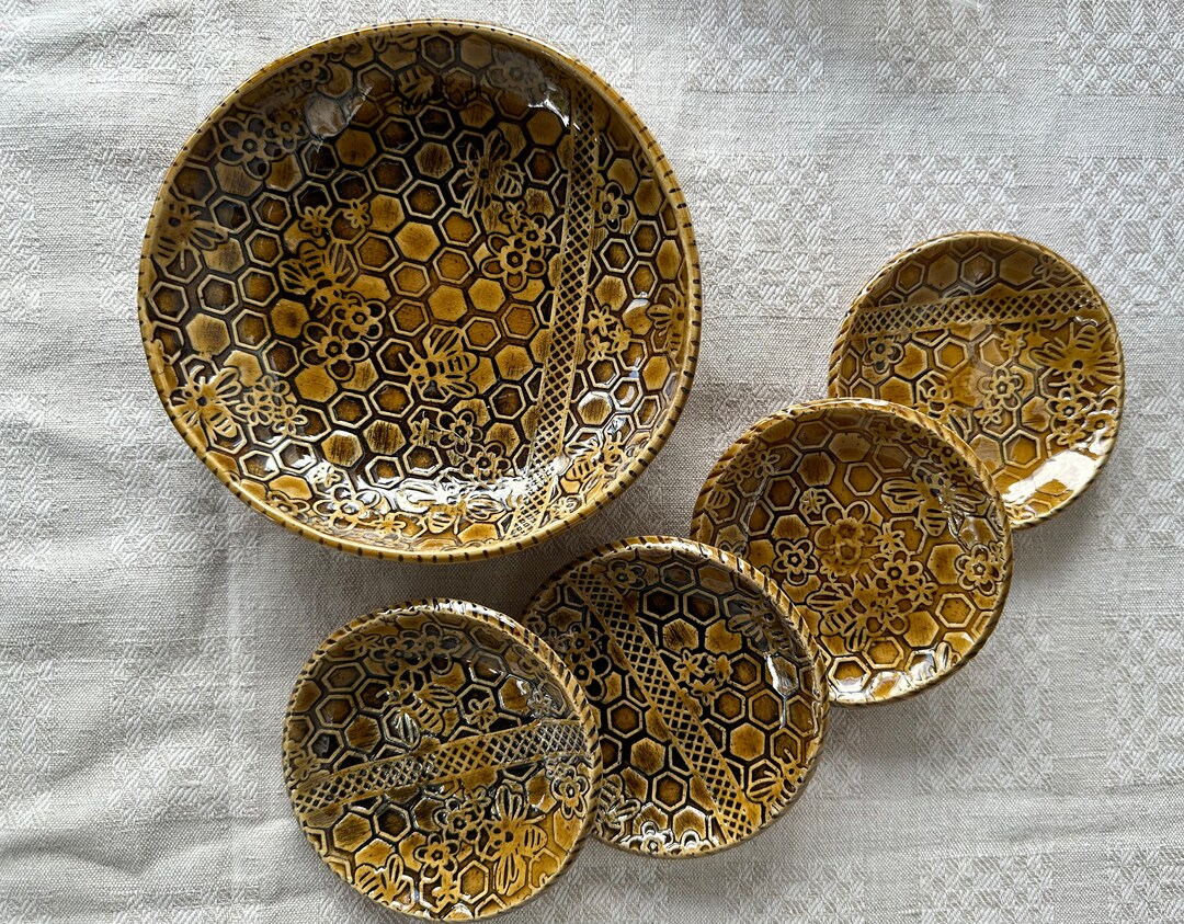 Honeybee Small Plates Set / Bread Dipping, Ring Dishes, Bee Bumblebee 5 ...