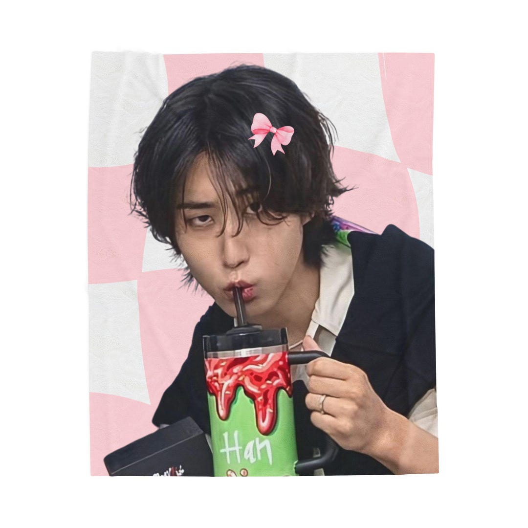 Stray Kids Han Jisung Pink & White Bow Plush Blanket, Aesthetic Soft ...