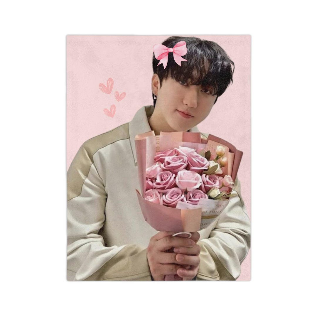 Stray Kids Changbin Pink Bow and Flowers Blanket, Cute Kpop Heart ...