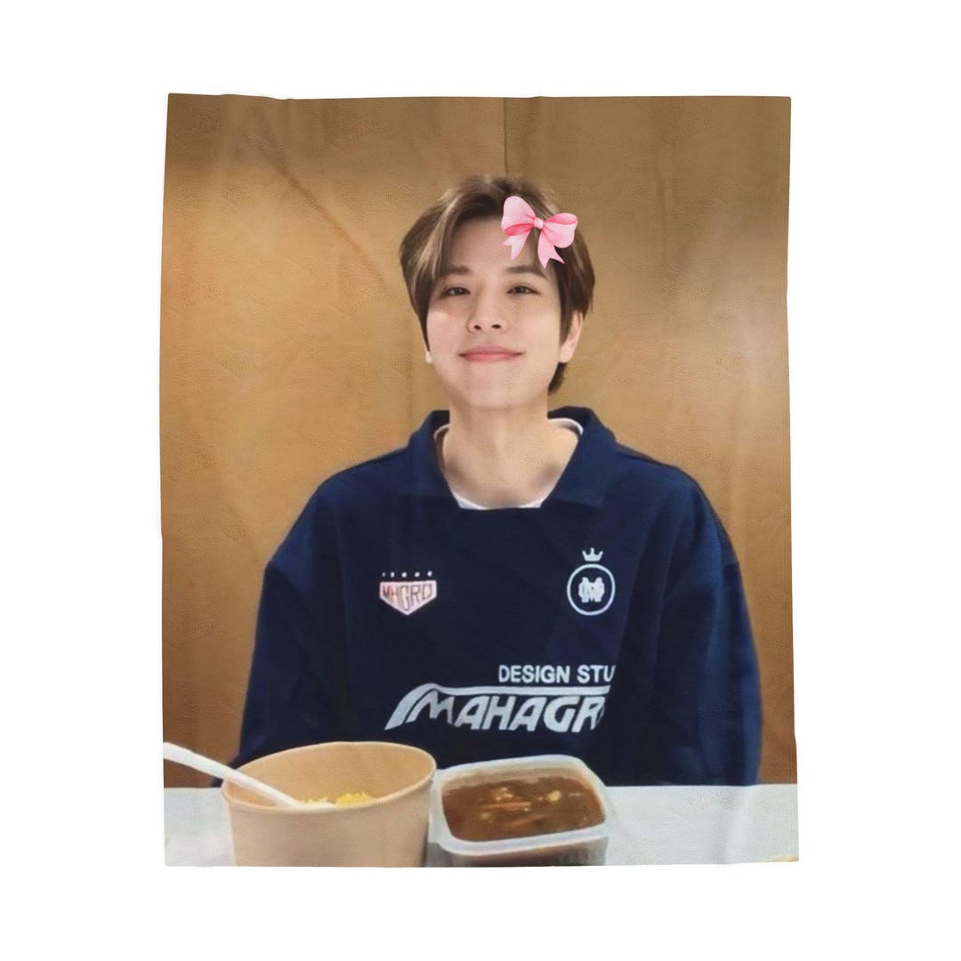 Stray Kids Seungmin Plush Blanket With Pink Bow, Cute K-pop Seungmin ...