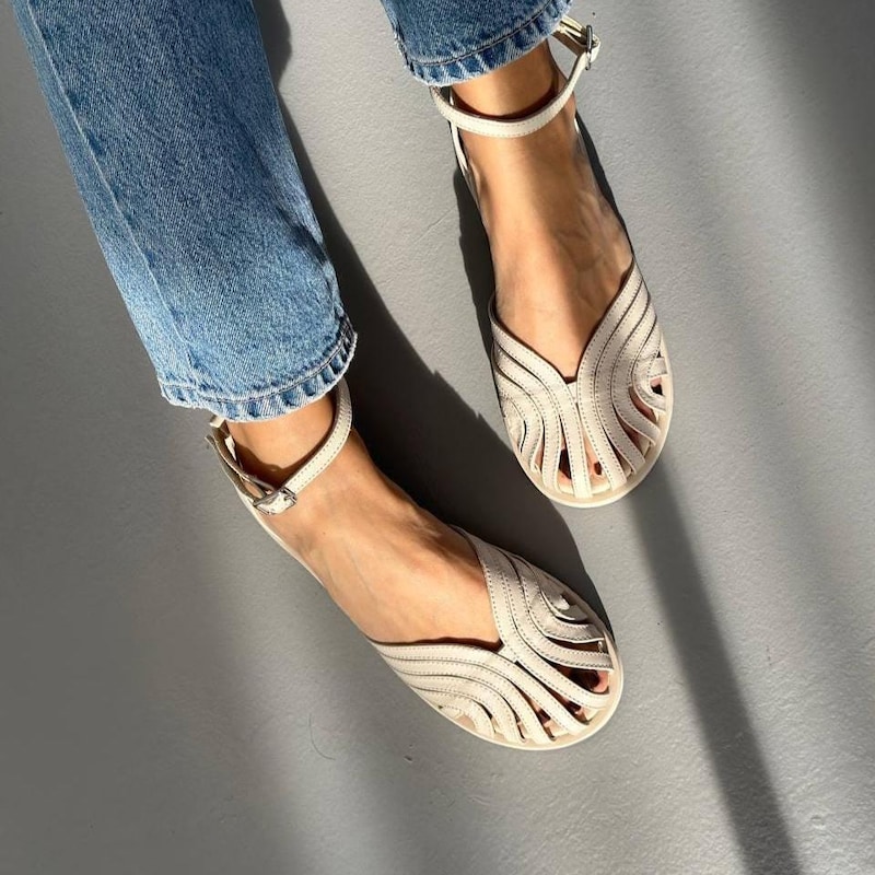 Zapatos de mujer color crema - Etsy México
