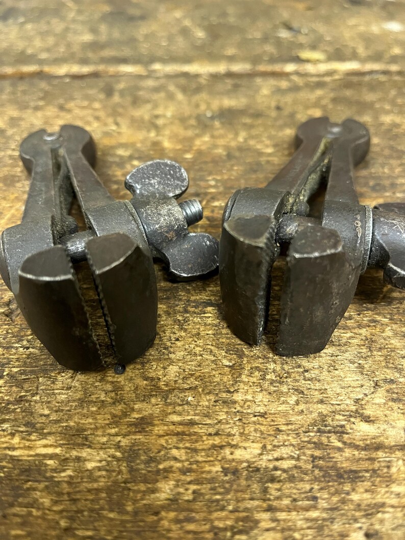 X2 Ww2/military Era Collectors Hand Vice/clamp Arrow Stamp 952 Shelley ...