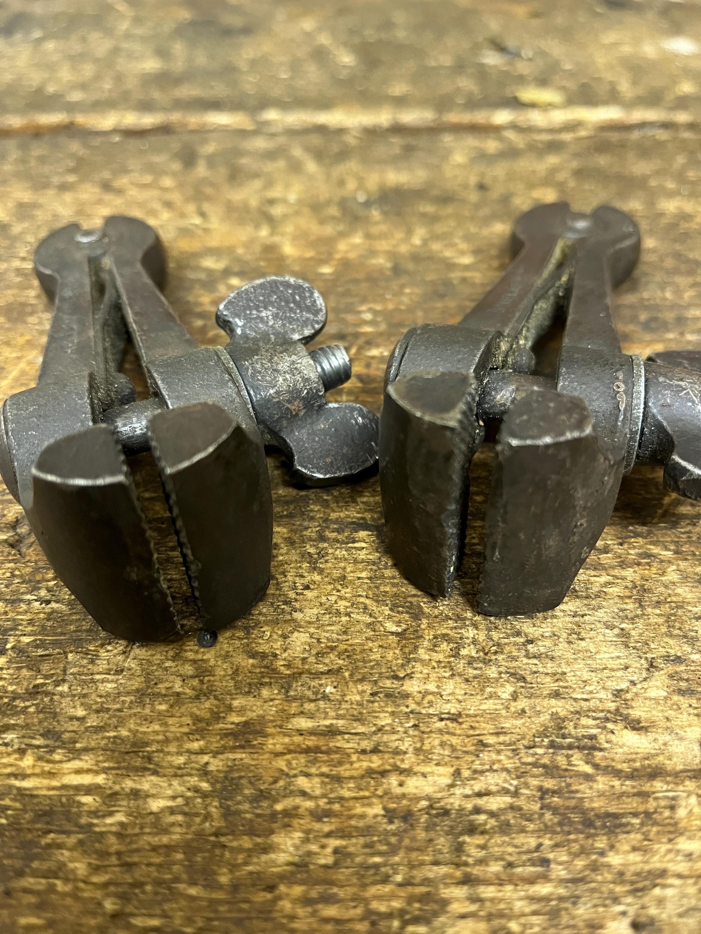 X2 Ww2/military Era Collectors Hand Vice/clamp Arrow Stamp 952 Shelley ...