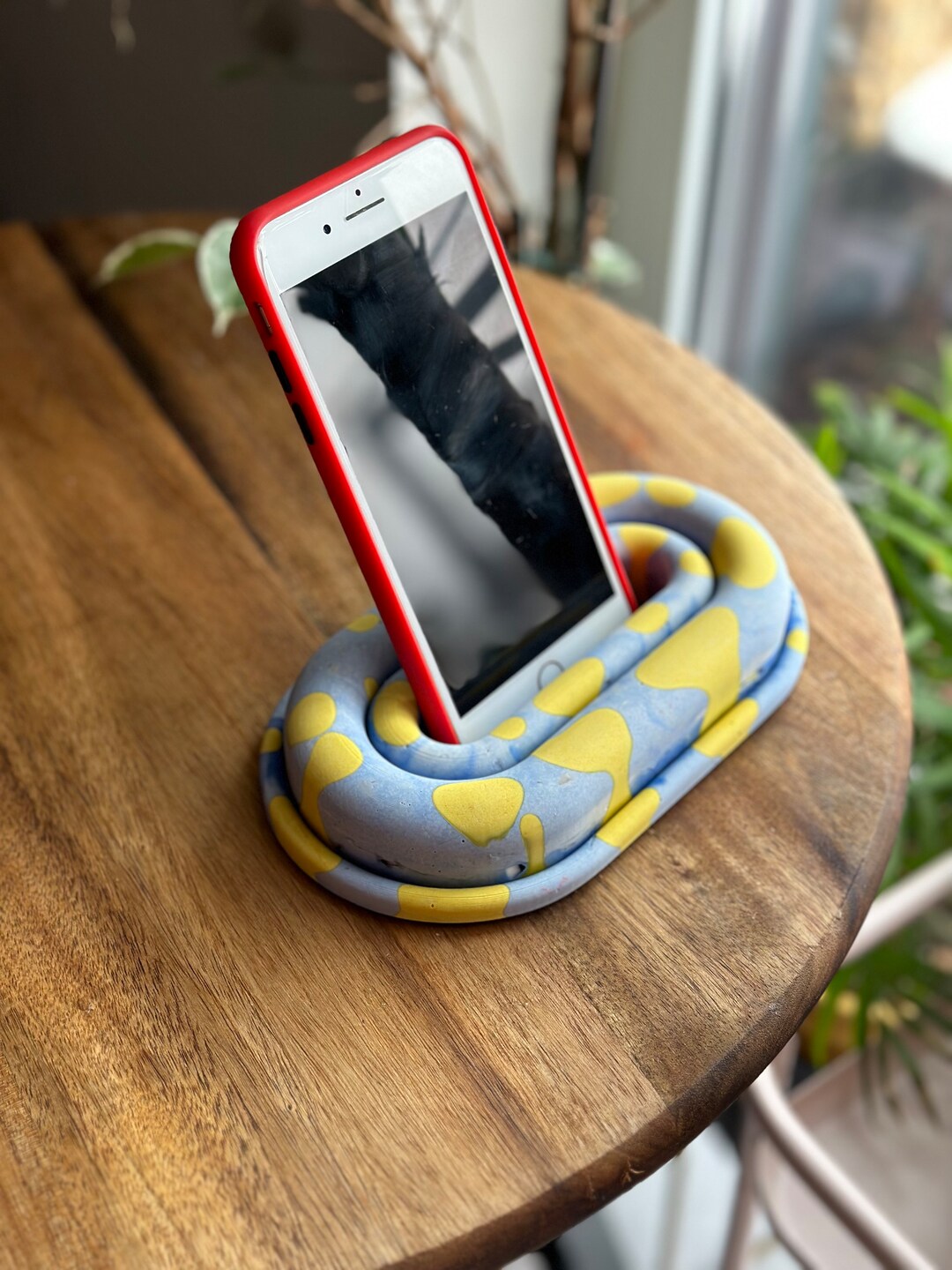 Oval Phone Holder | Phone Stand | Oval Jesmonite | Office | Gifts ...