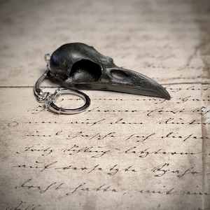 Witchy Black Raven Skull Keychain Skull, Goth Bird Skull Gothic Gift ...
