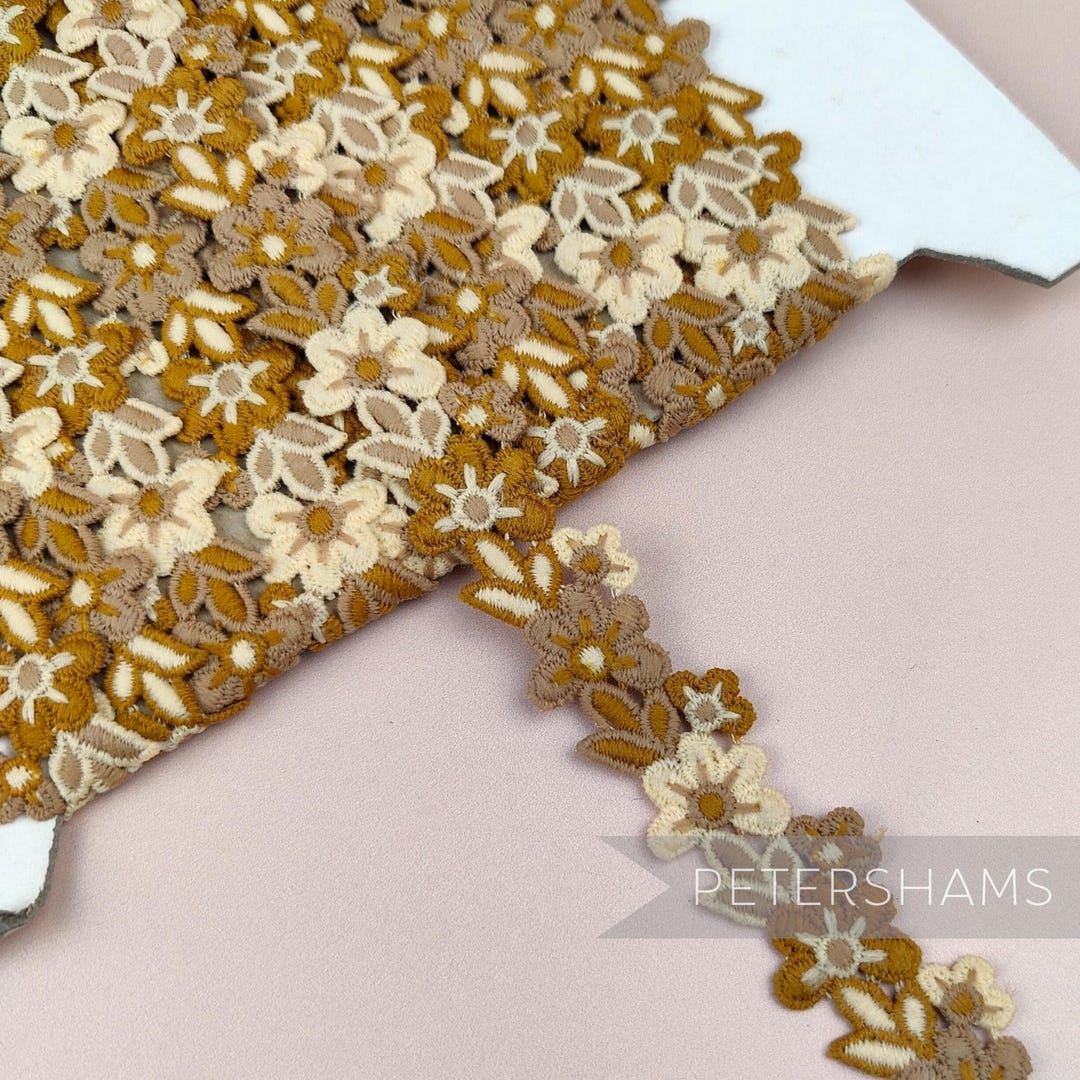 Vintage 1960/70s Total Flower Power 25mm Flower Guipure Trim - 1m ...