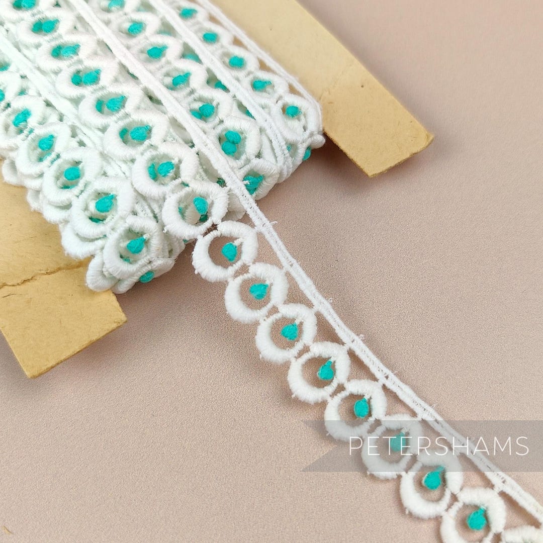 Esmerelda Drop 15mm Vintage 1950s Austrian Off-white & Light Jade ...
