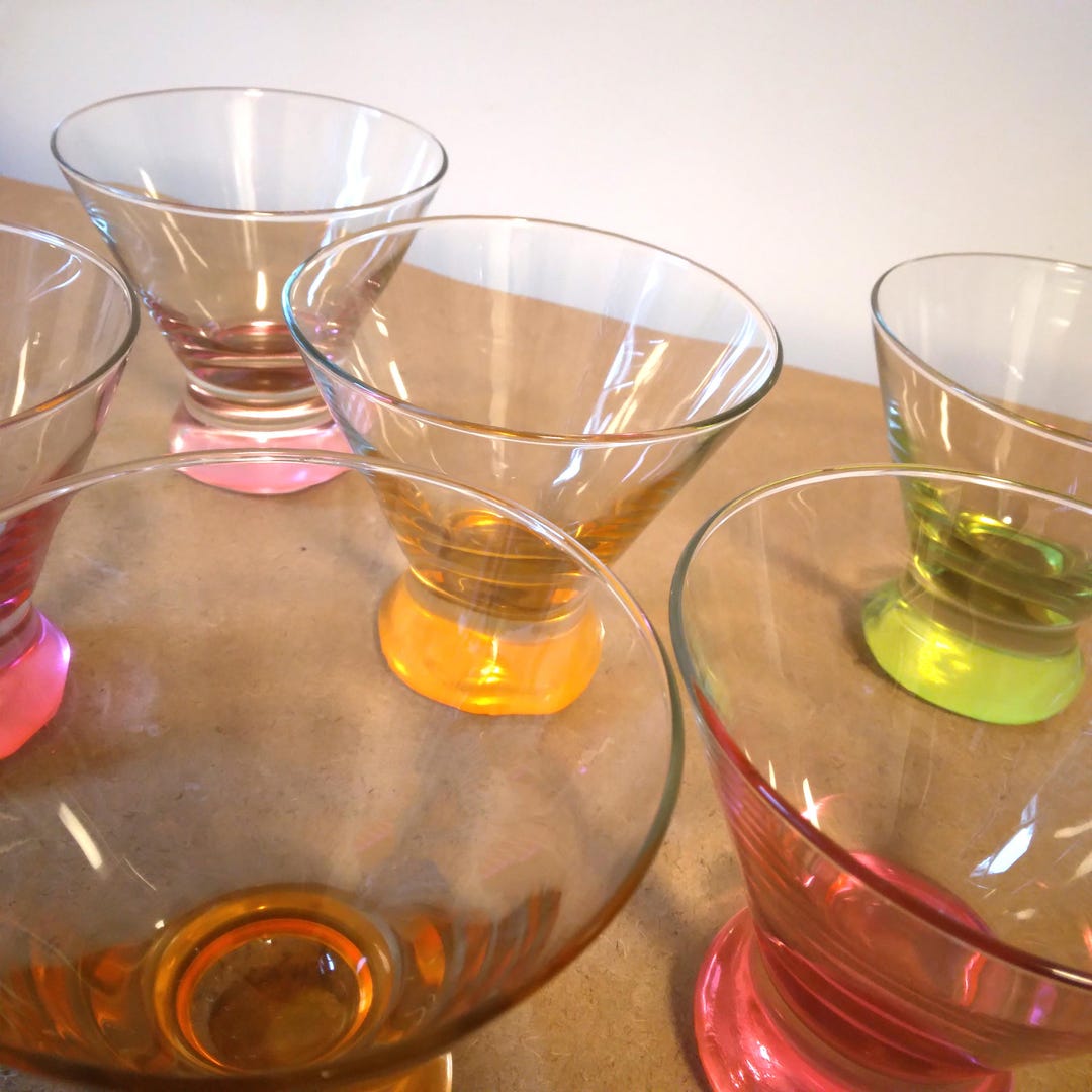 Vintage Martini Glasses 6. Retro Style Liqueur Glasses. Dizzy Glasses ...