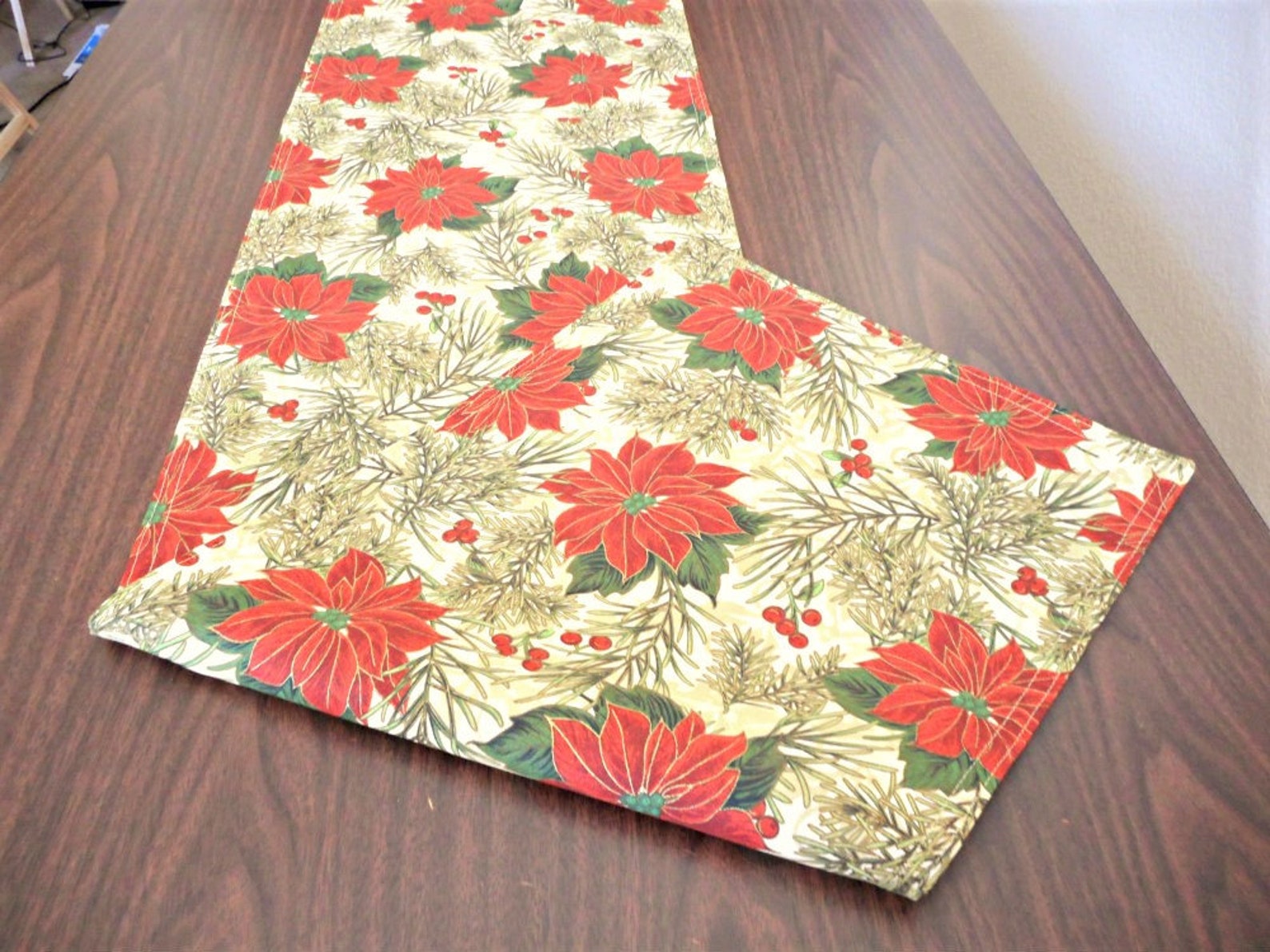 Poinsettias Table Runner Christmas Holly Berries Evergreen - Etsy