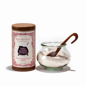 Gravenstein Apple & Clove Bath Salt Soak - Etsy