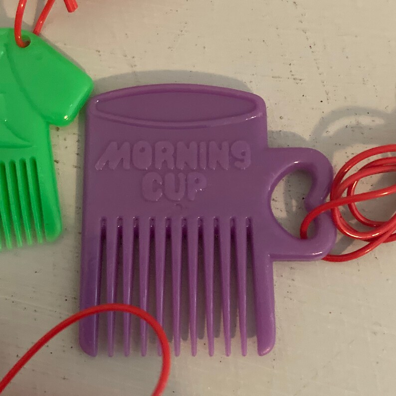 20 Fun Retro Vending Machine Novelty Necklace Combs-coffee - Etsy
