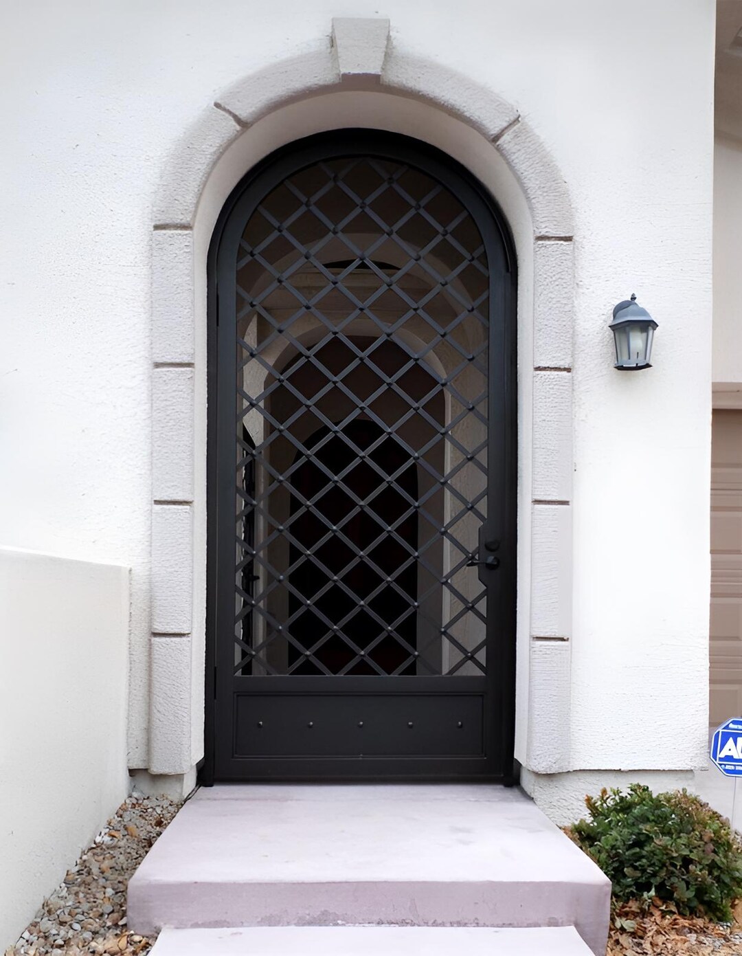 Classic Checkered Design Metal Garden Gate | Sturdy Unique Construction ...