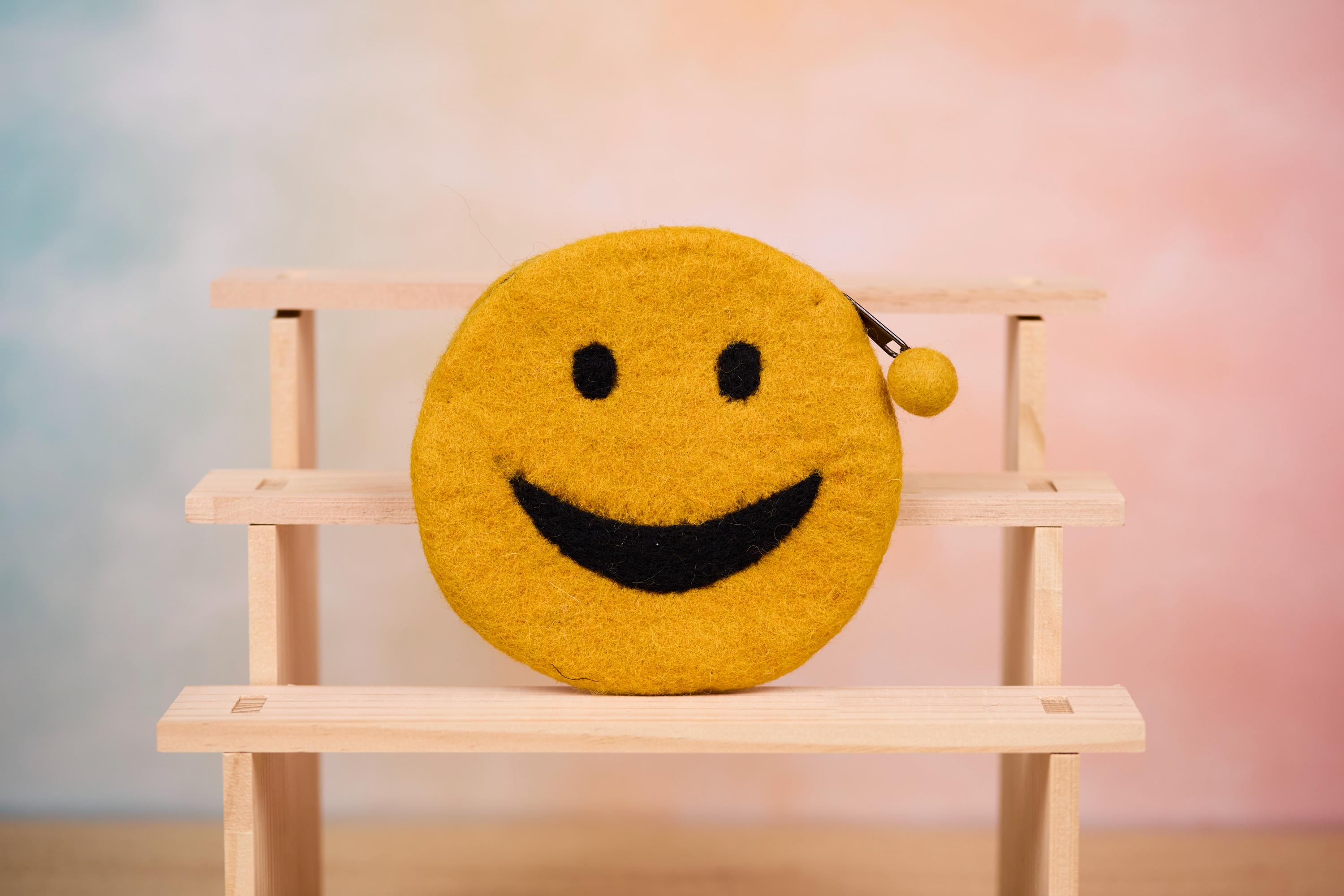 Handmade Yellow Felt Smiley Face Coin Purse – 5 in X 5 in – Cute Emoji ...