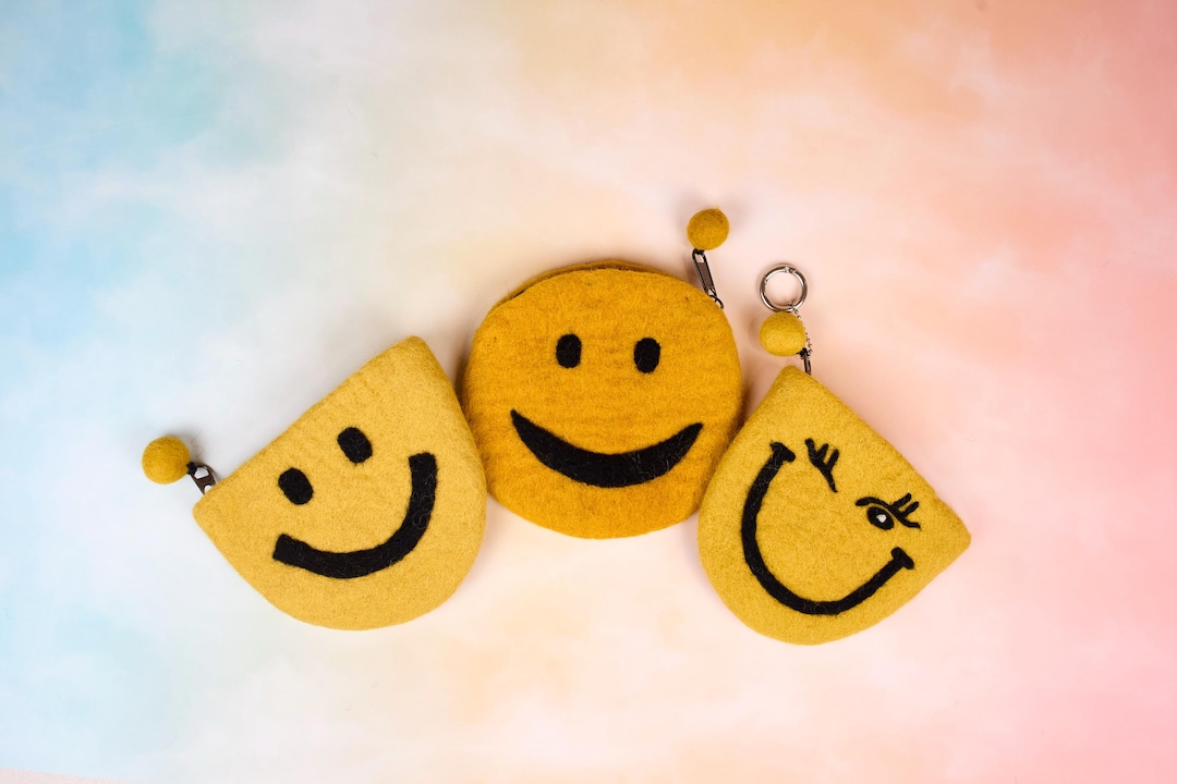 Handmade Yellow Felt Smiley Face Coin Purse – 5 in X 5 in – Cute Emoji ...