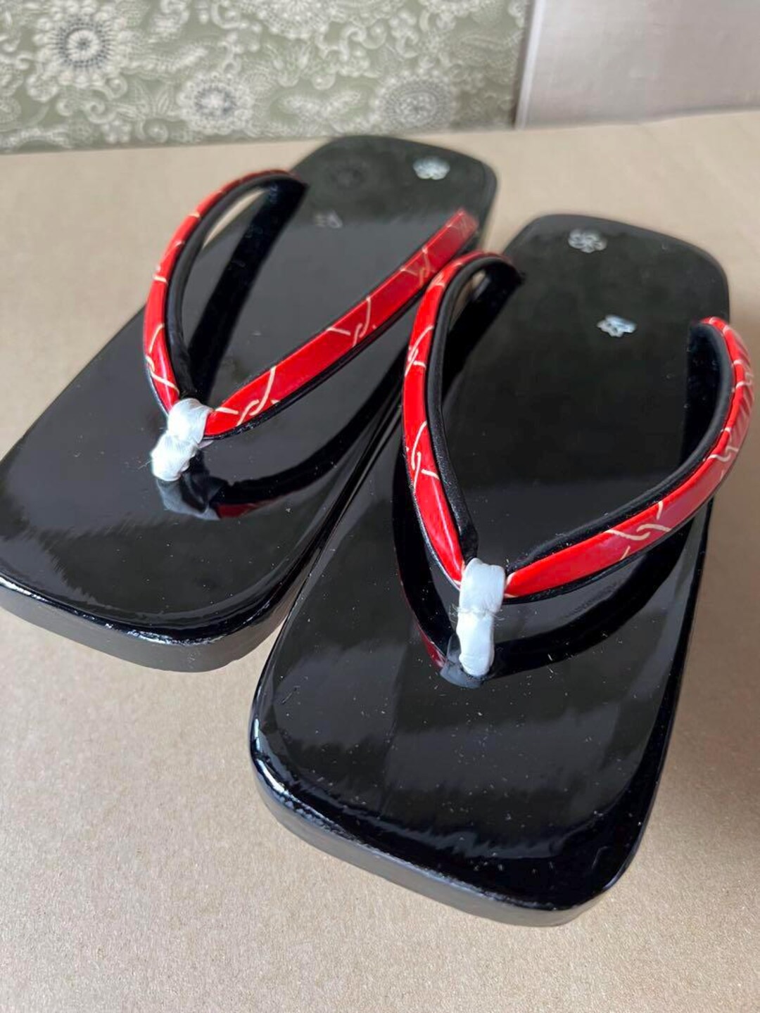Vintage Japanese Geta Sandals | Black Lacquer With Red Straps & Raden ...