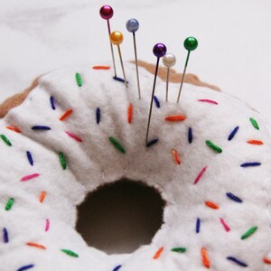 Felt Doughnut Pin Cushion, Donut Pin Cushion, Plush Donut, Felt ...