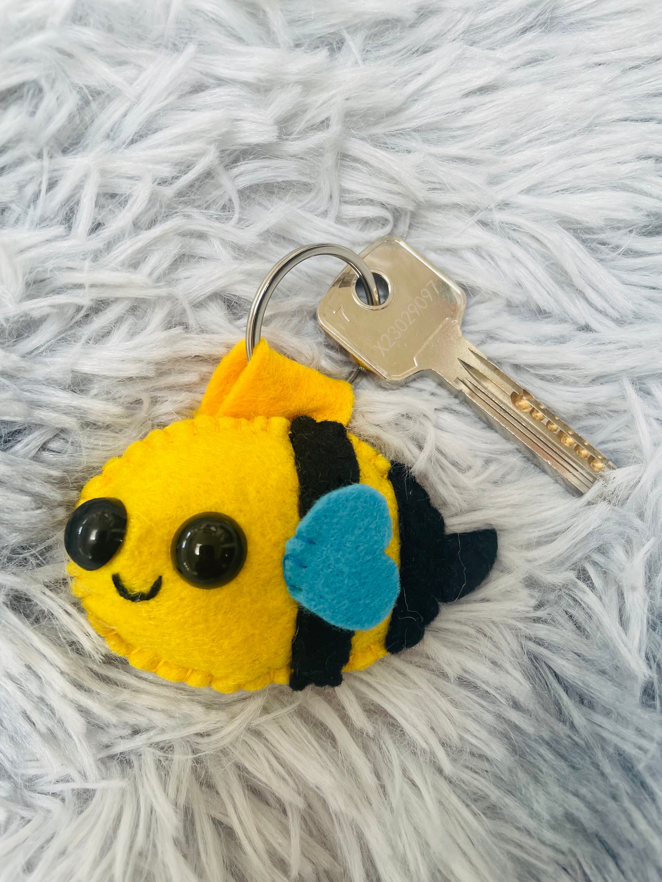 Plush Bumblebee Keyring: Handmade Felt Bee Keychain - Etsy