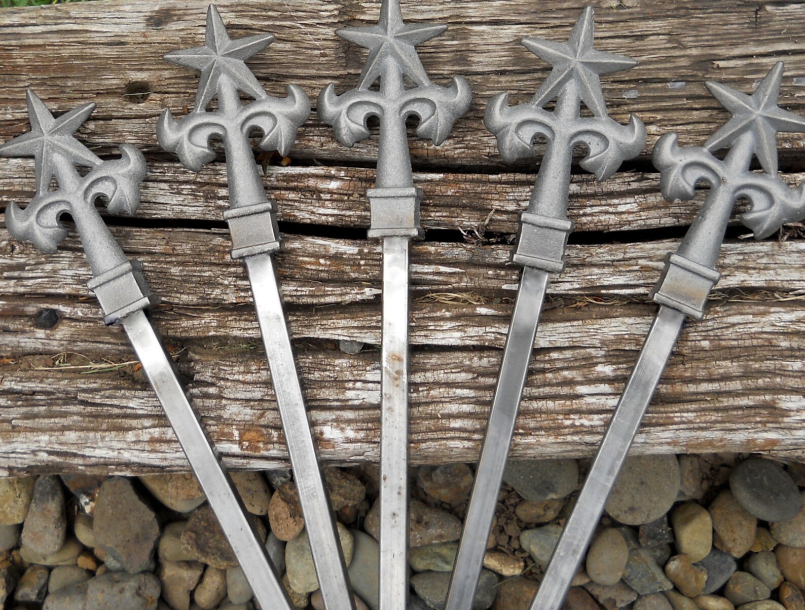 FIVE Total Star & Ivy ALL Metal Hose Guides With Cast Iron Finial Tops ...