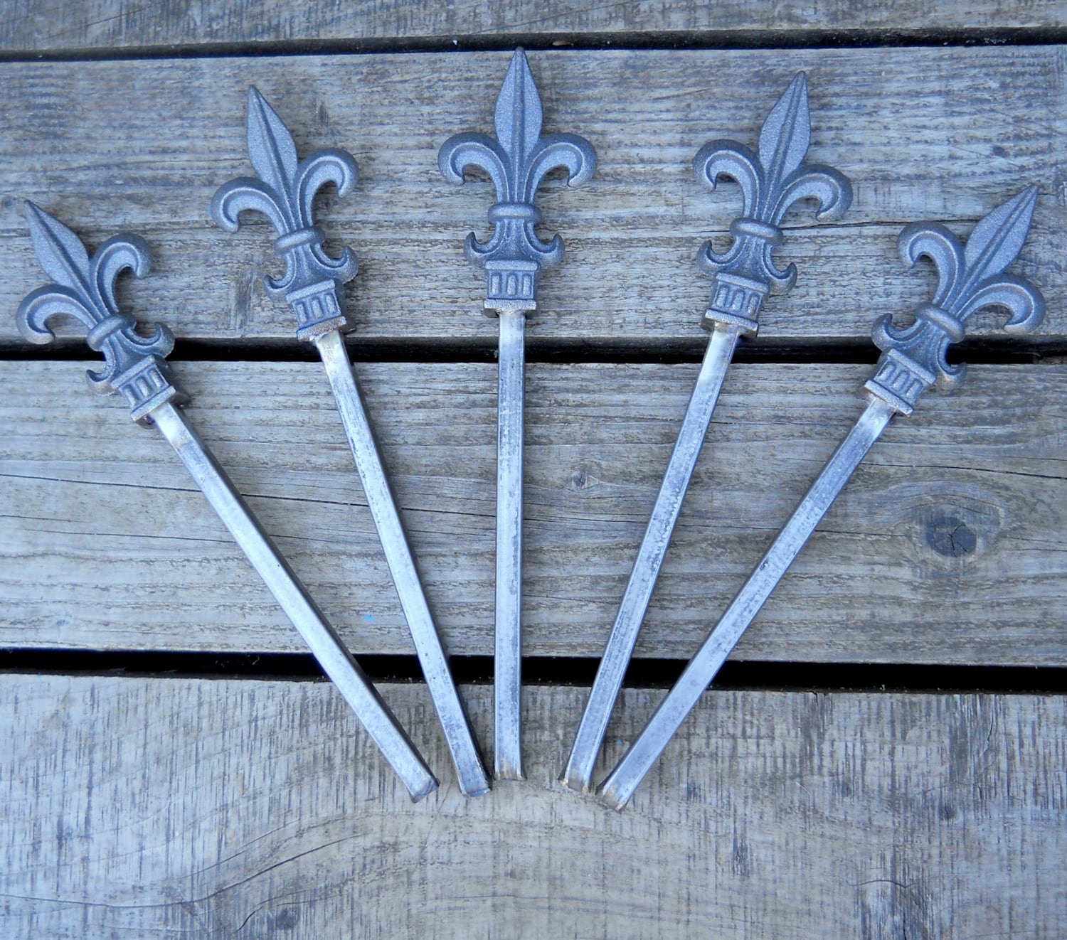 FIVE Total Fleur De Lis ALL Metal Hose Guides With Cast Iron Finial ...