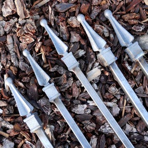 NEW 18 Tall-five All METAL Hose Guides With Ball Tip Spear Point Cast ...