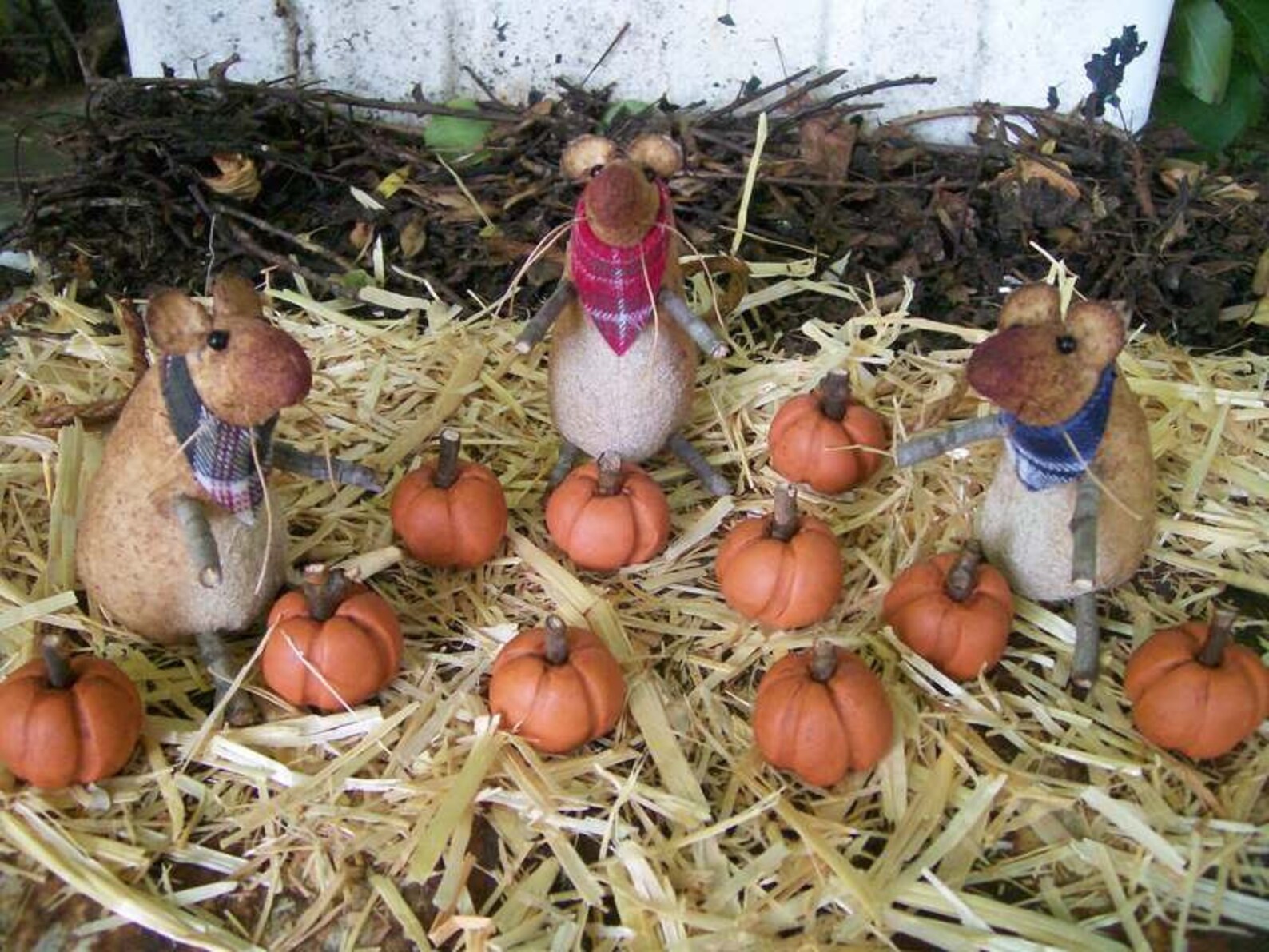 Primitive Field Mouse Mice Doll Pattern - Christmas Mice, Fall Mice ...