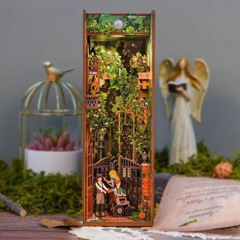 Book Nook Kit - Etsy