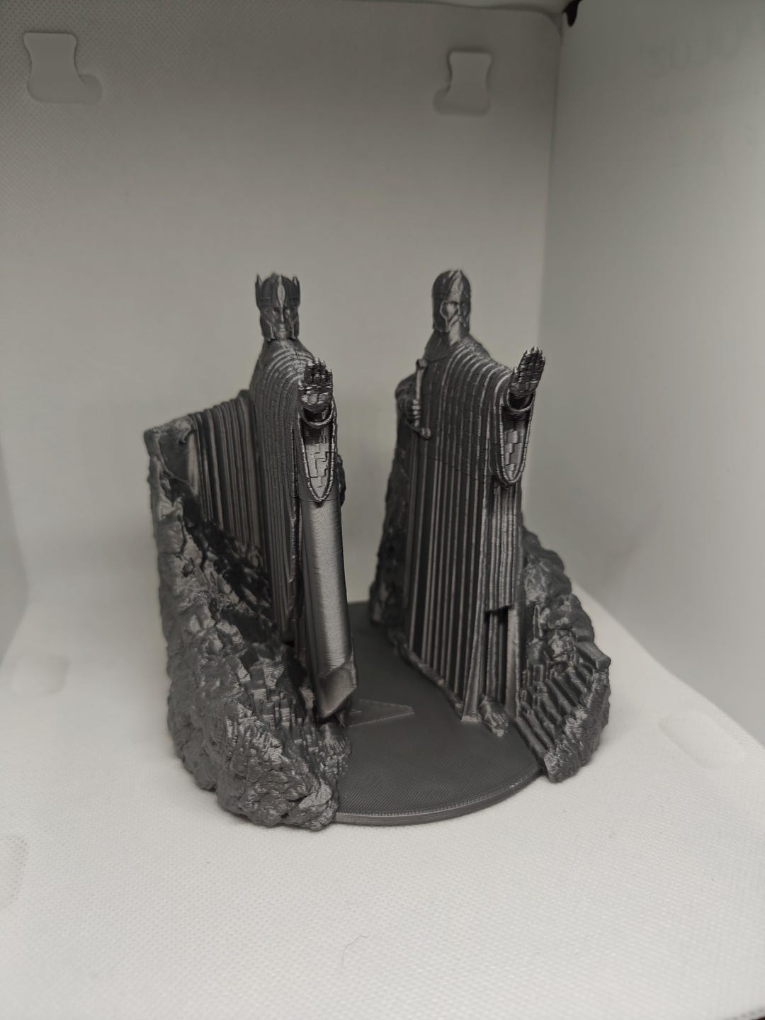 Argonath Statue of the Gods Gondor Gatekeepers From the Lord of the ...