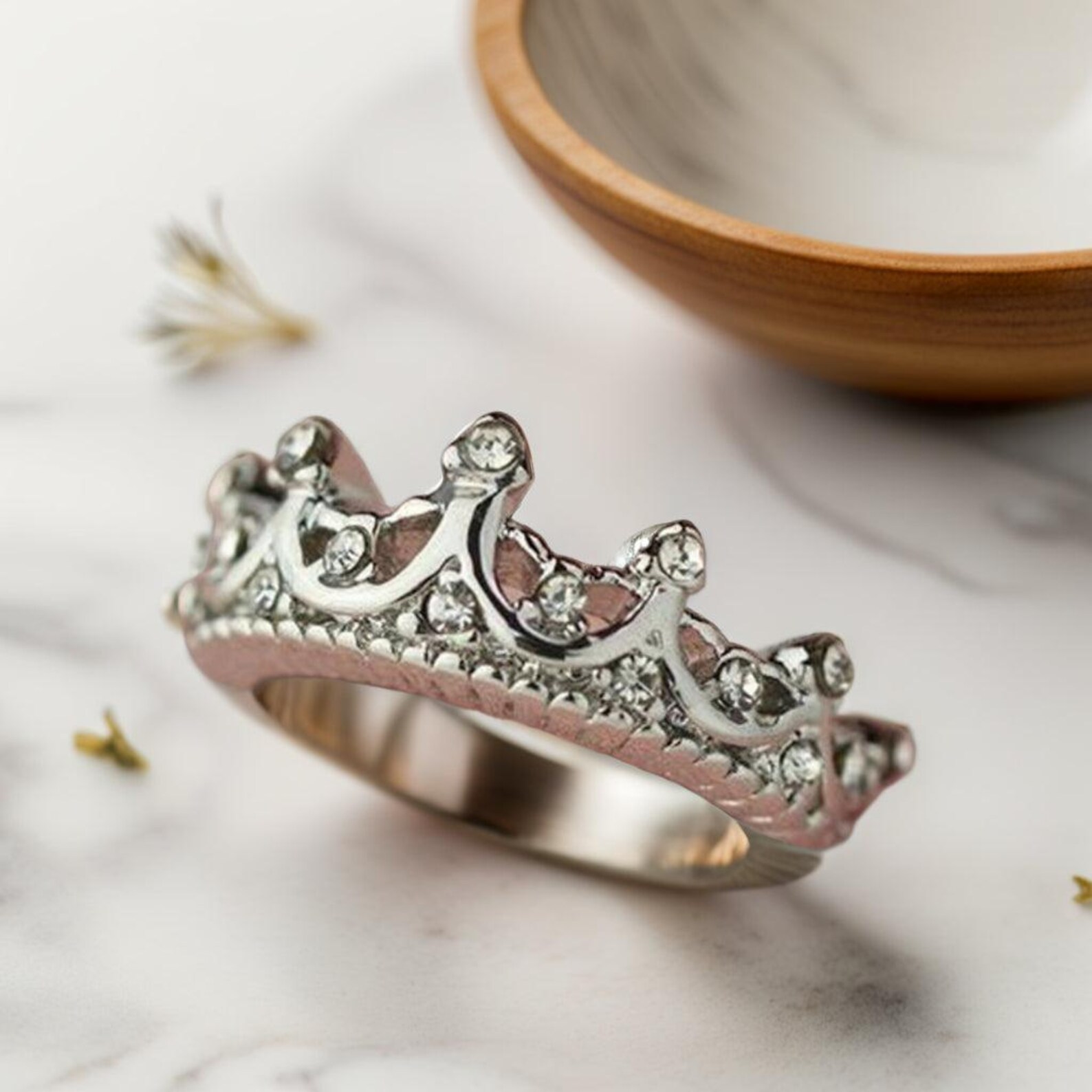 Vintage Queen Crown Ring for Women, Elegant Silver Alloy Tiara Ring ...