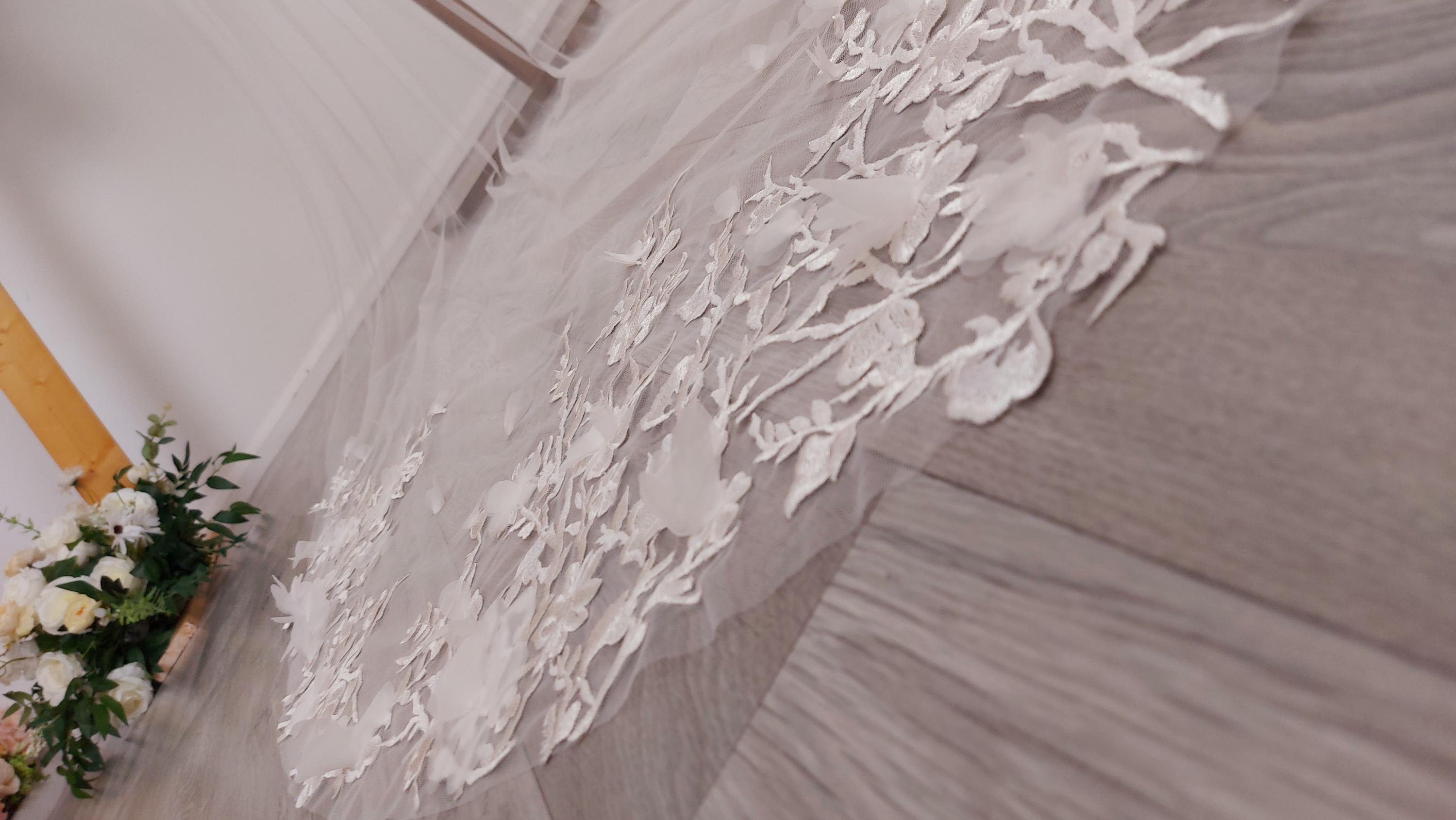 Venus - Lace Veil With 3D Floral Details - Etsy