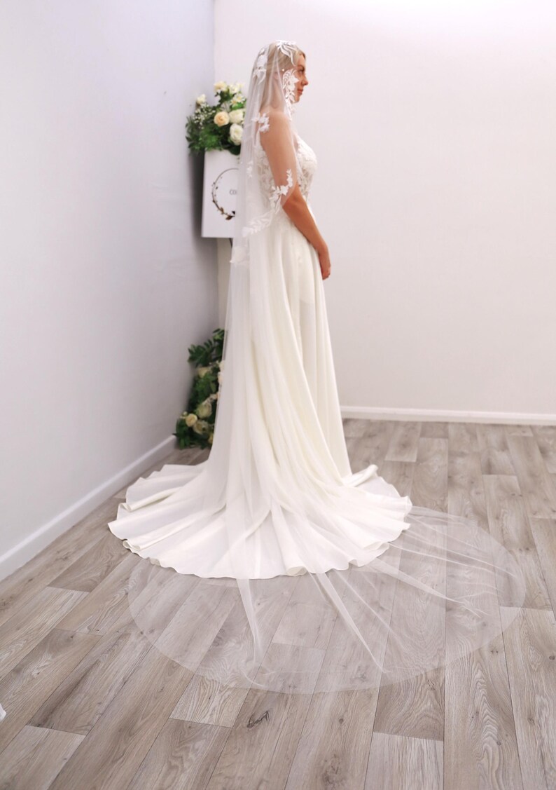 Lydia - Juliet Cap Lace Veil - Etsy