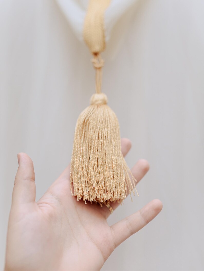 Traditional Moroccan Selham in White and Gold Linen Elegant and ...