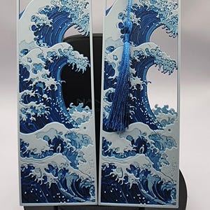 Great Wave Bookmaker Japanese Design Art Print Reading Accent White ...