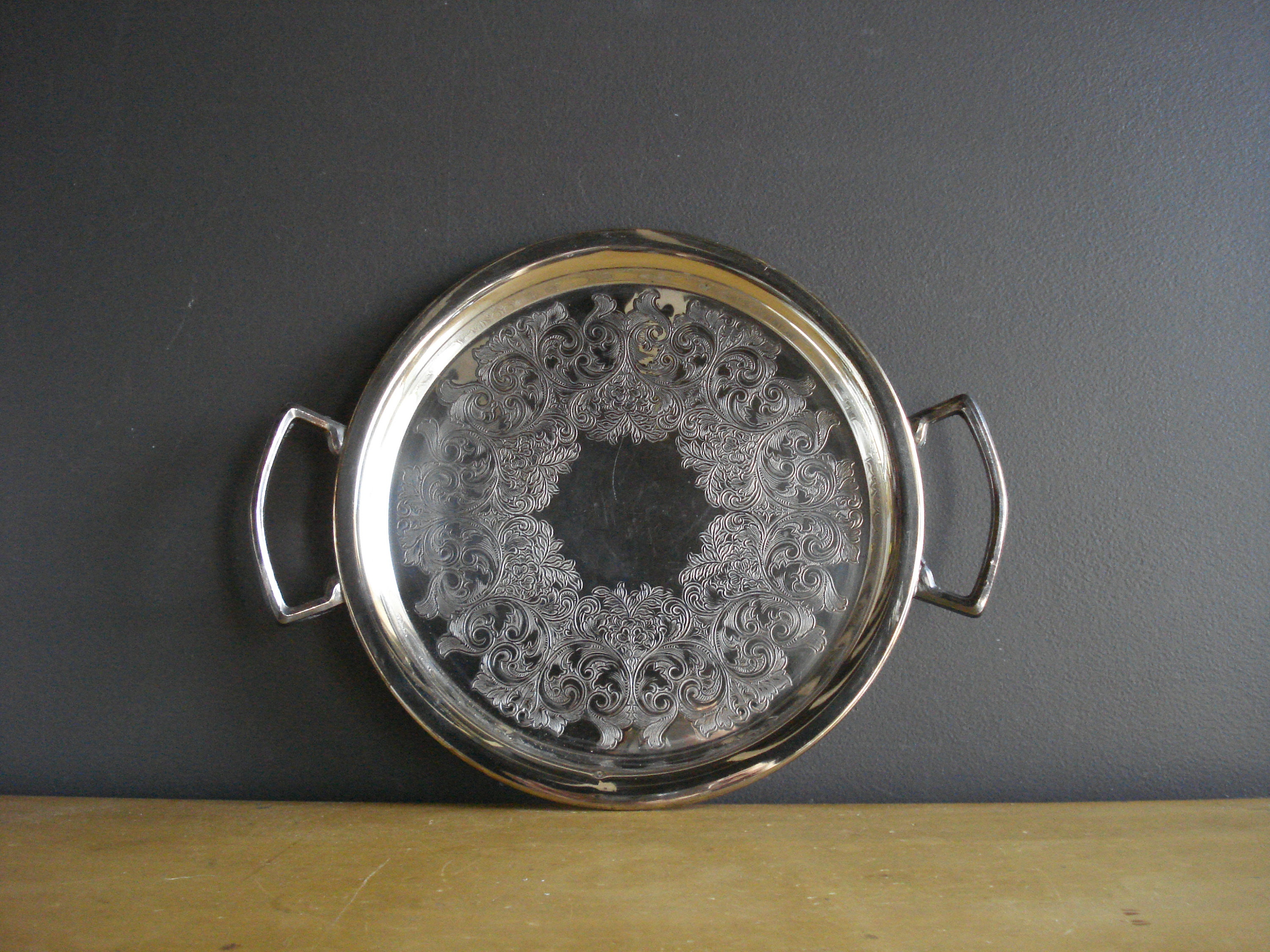 Round Silverplate Serving Tray Two Handles Vintage - Etsy Sweden