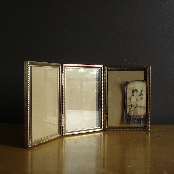 Tri Fold Frame 8x10 - Etsy