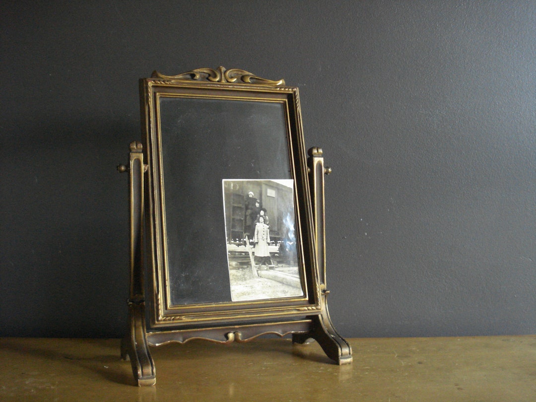 Pretty Gold Frame Vintage Carved Wood Suspended Frame Swinging Frame ...