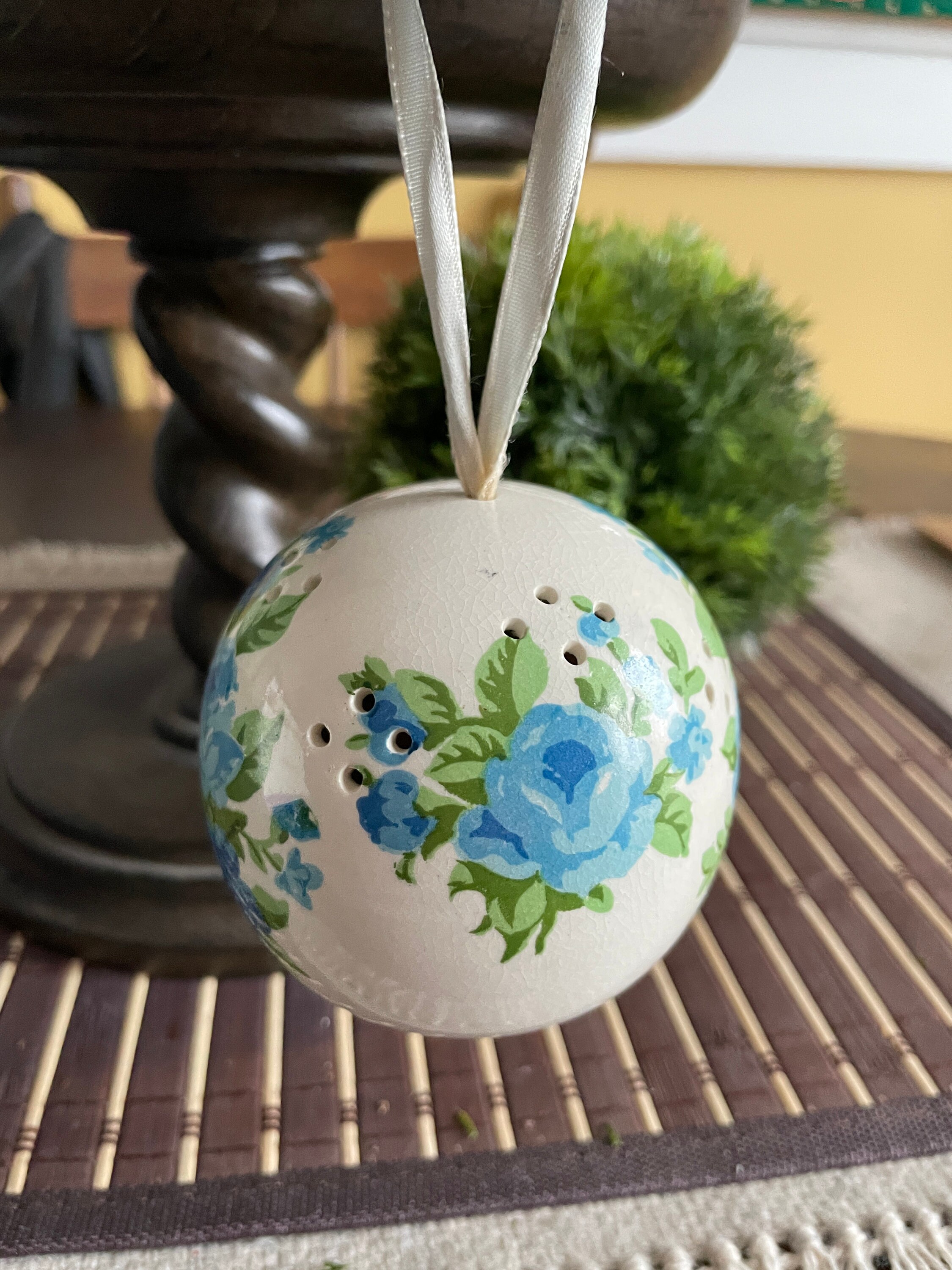 Vintage Potpourri Pomander Scentomander Ceramic Ball With Floral Motif ...