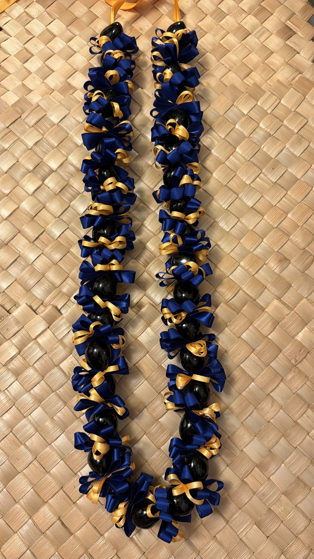 SOFORT LIEFERBAR Royal Blau und Gold Hawaiian Graduation Lei Kukui Nuts ...