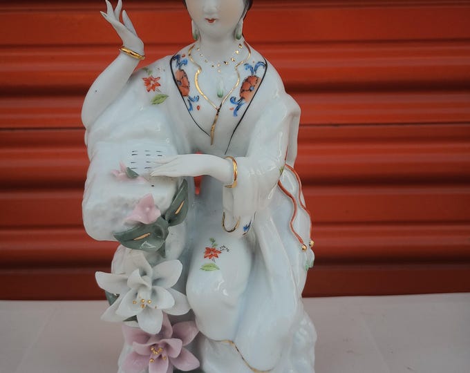 Vntg.japanese Geisha Porcelain Statue Figurine With Flowers Hand ...