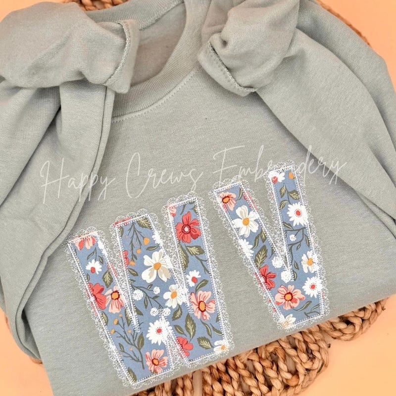 Gildan Crewneck Applique - Etsy